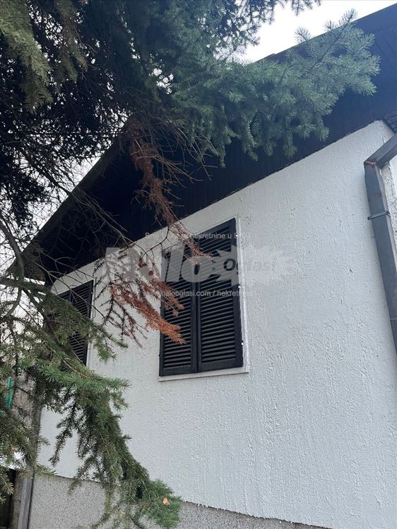 Plac/ Zemljište sa kućom Grocka 31ar | Halo Oglasi