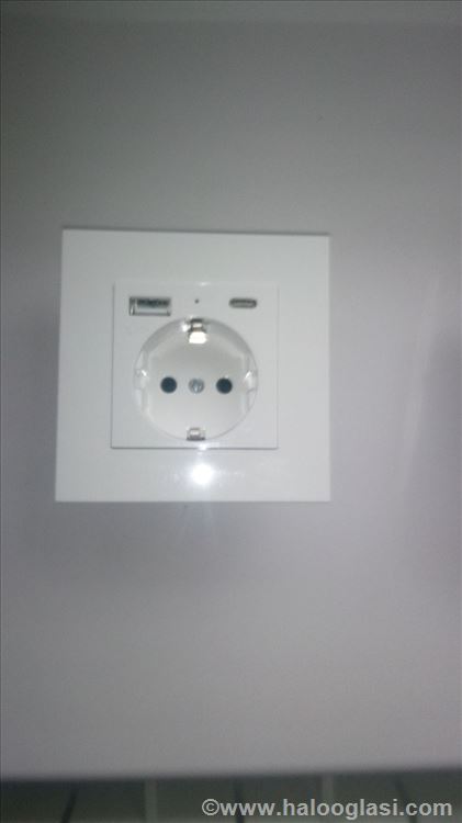 utičnica sa usb portom | Halo Oglasi