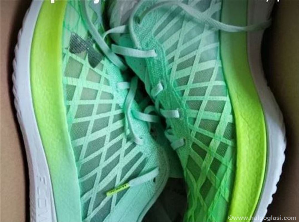 Under armour flow velociti elite vel. 46 (30cm) | Halo Oglasi