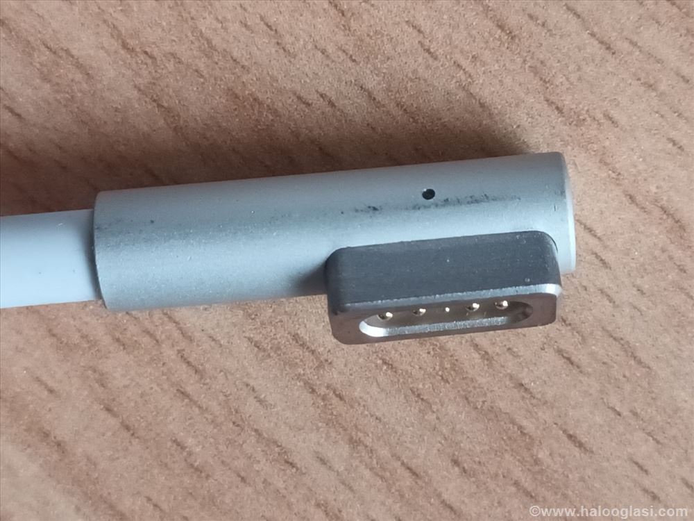 Punjač za Apple Macbook Pro | Halo Oglasi