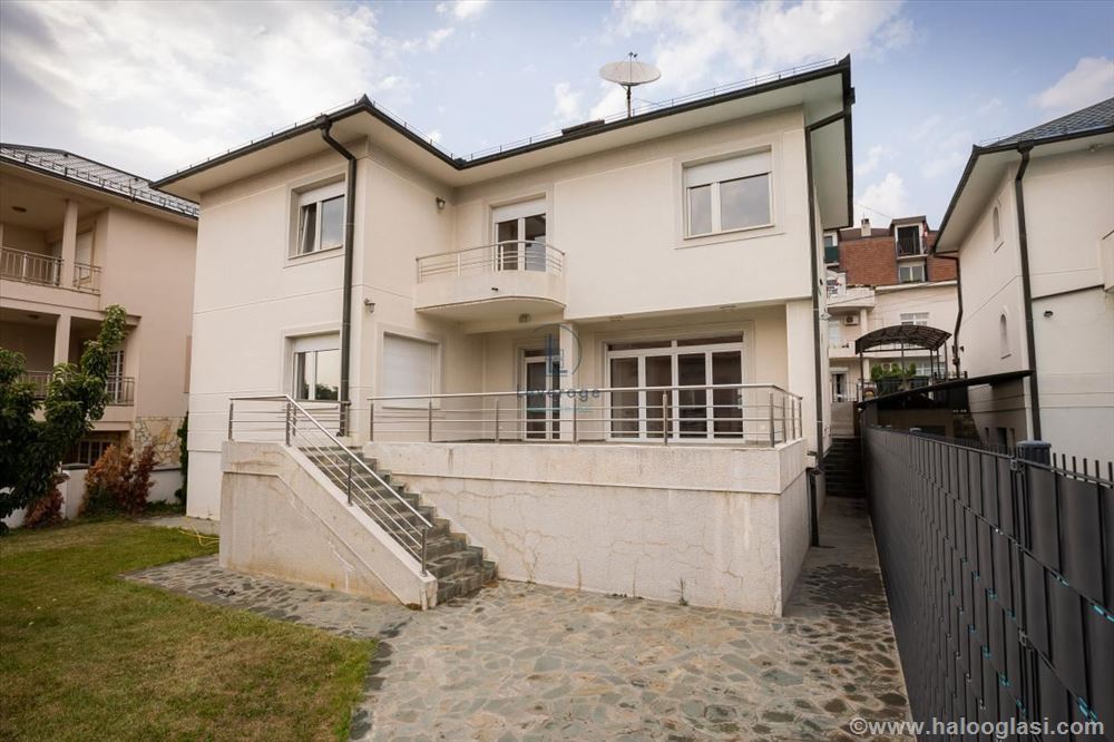Lux, Vila rezidencijalni deo, Banjica, 373 m2 | Halo Oglasi